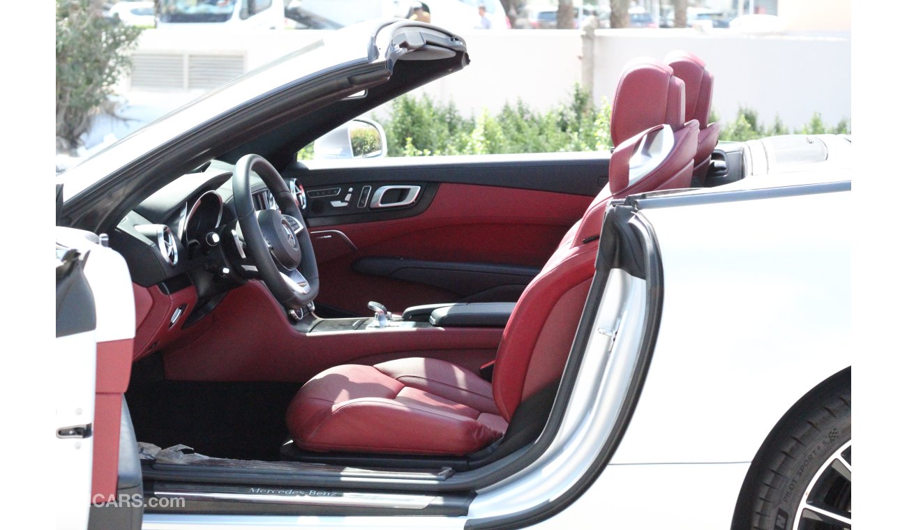 Used Mercedes-Benz SL 500 2017 model 2017 for sale in Dubai - 220455