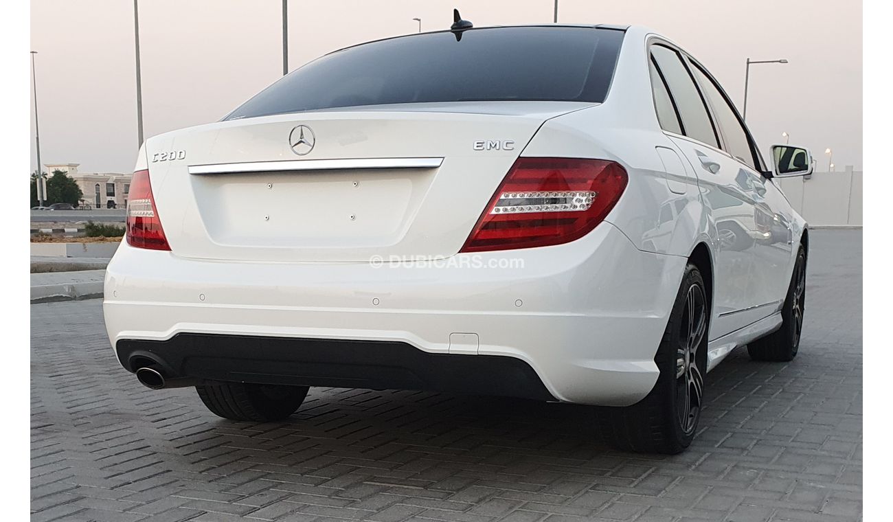 Used Mercedes-Benz C200 C200 2014 for sale in Sharjah - 353928