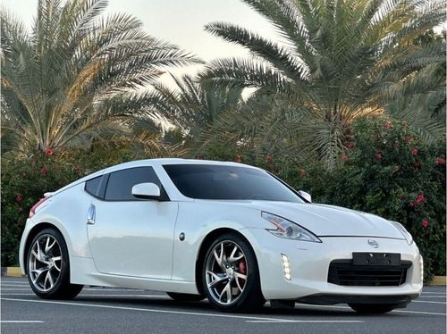 Nissan 370Z Price in UAE, Images, Specs & Features