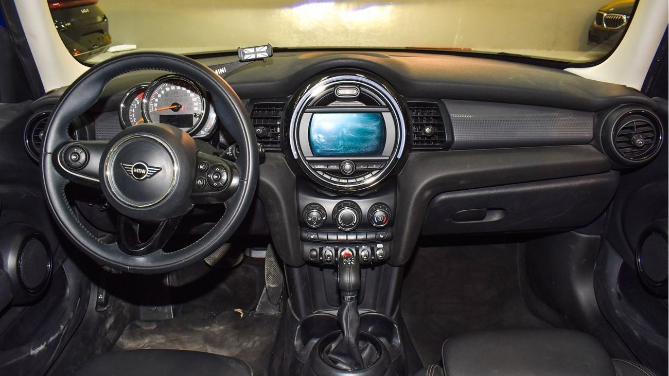 Used Mini Cooper Korean Specs 2019 for sale in Sharjah - 608351
