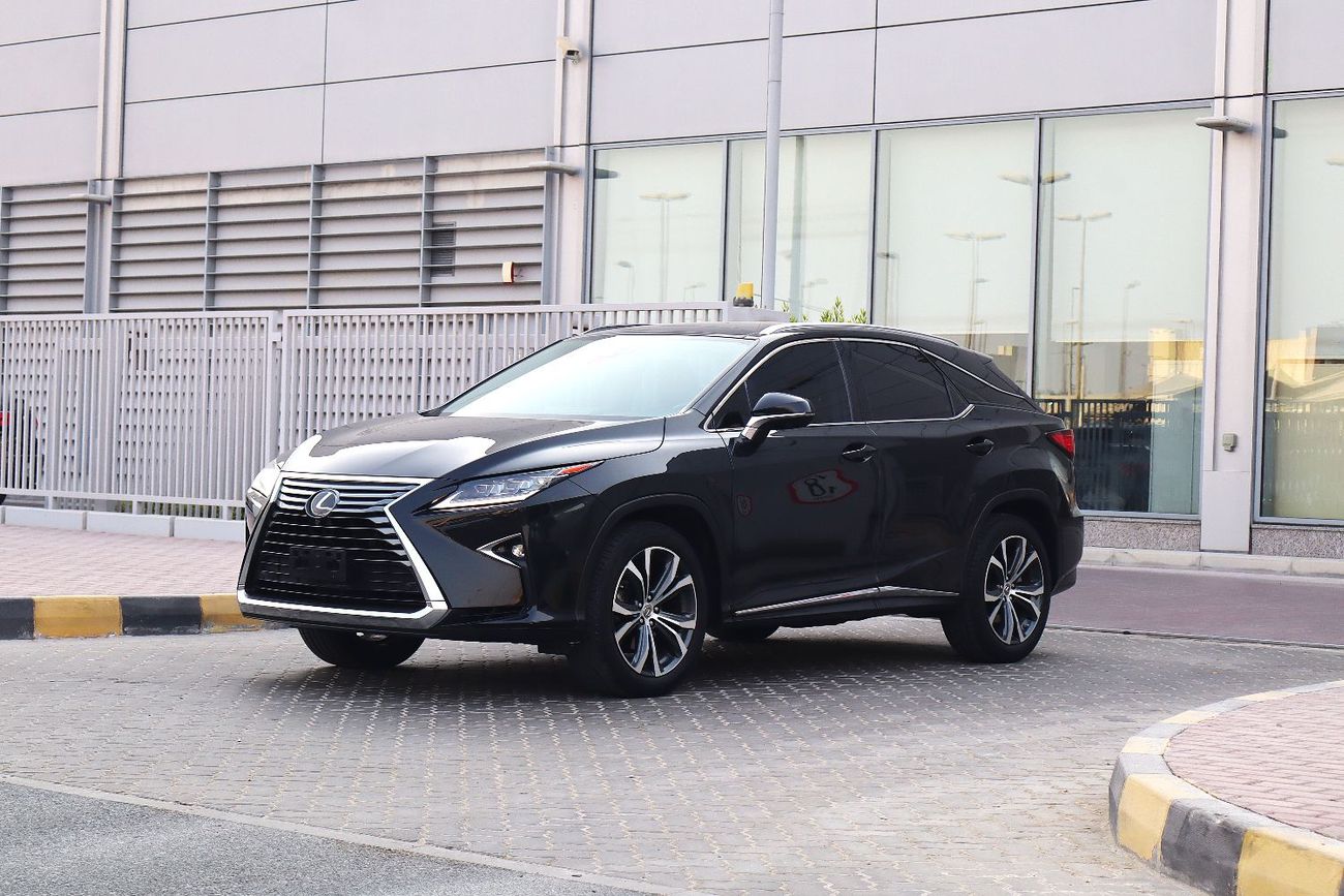Used Lexus RX350 Platinum 3.5L (296 HP) 2017 for sale in Sharjah - 883159