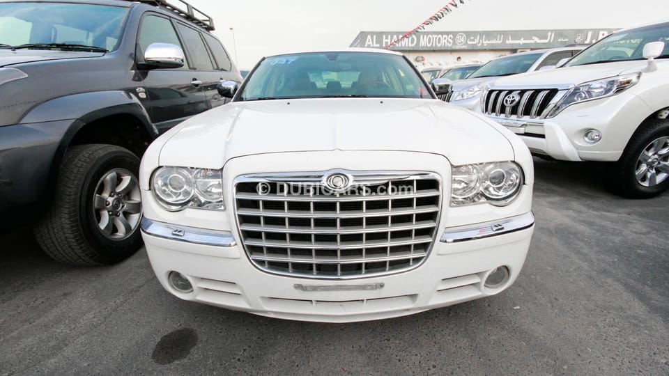مستعملة كرايسلر 300C Hemi 2007 للبيع في دبي - 10532