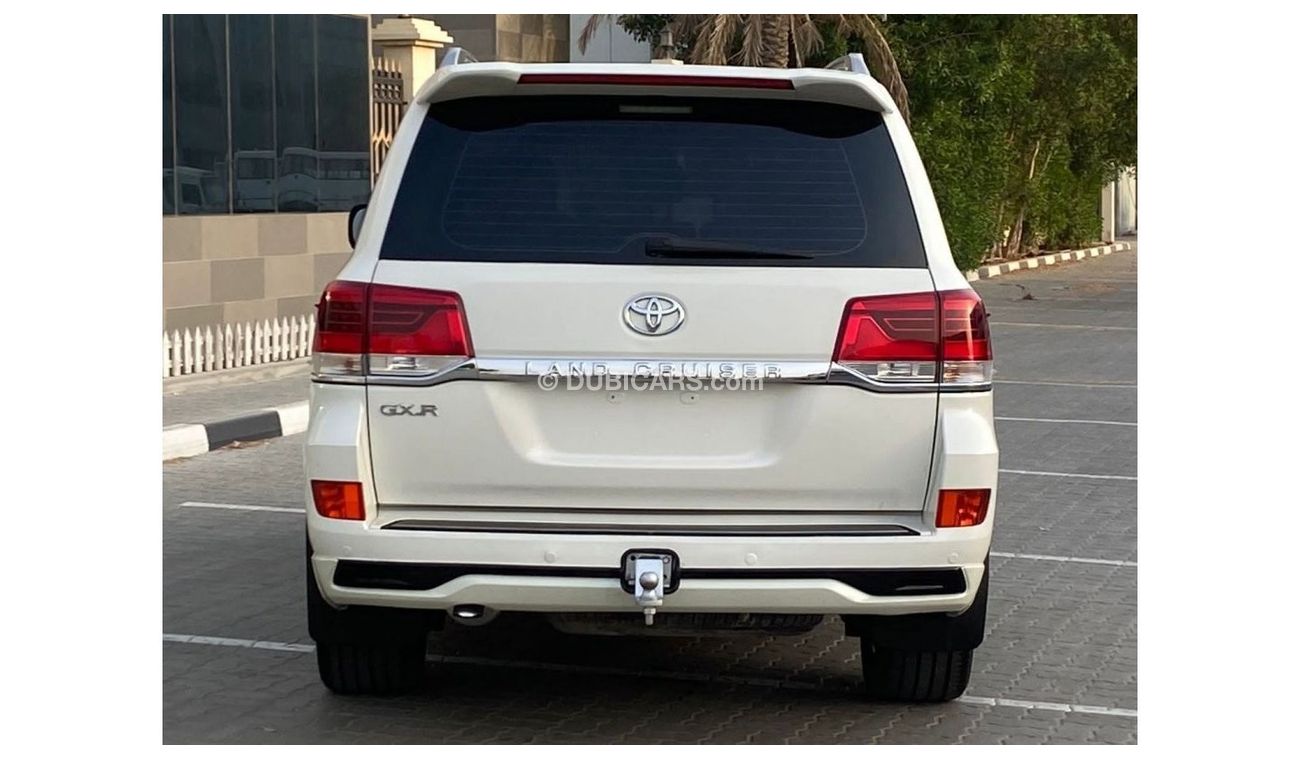 Used Toyota Land Cruiser 2010 for sale in Dubai - 638641