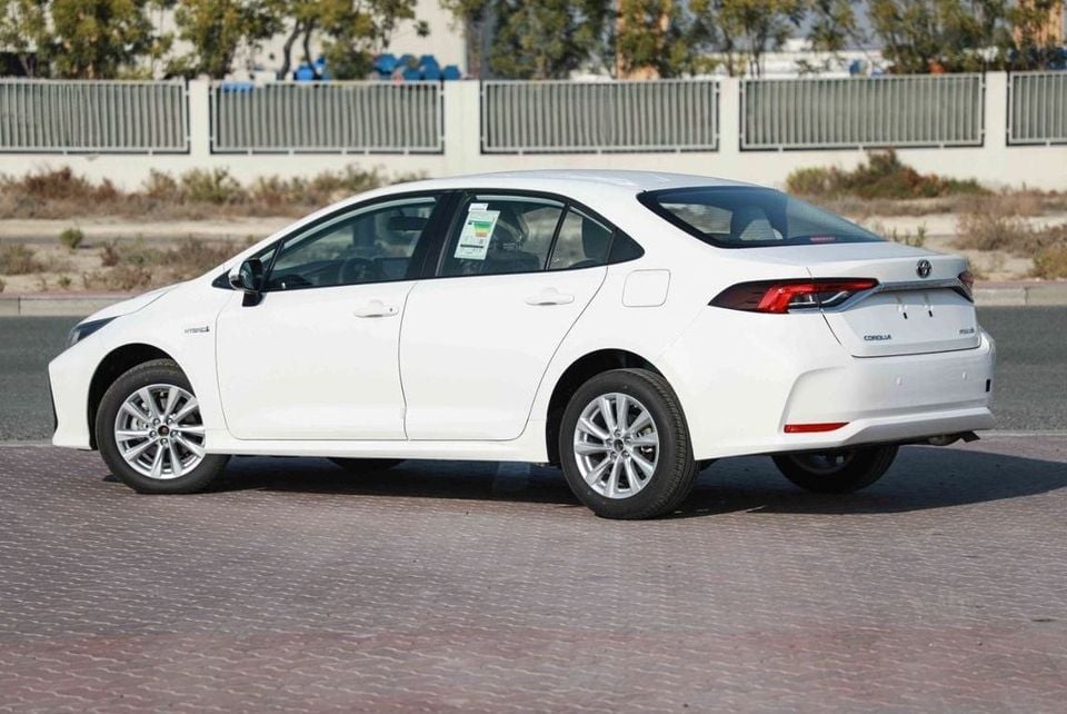 New 2024 TOYOTA COROLLA LOW HYBRID 1.8 - SUPER WHITE inside FROMAGE ...