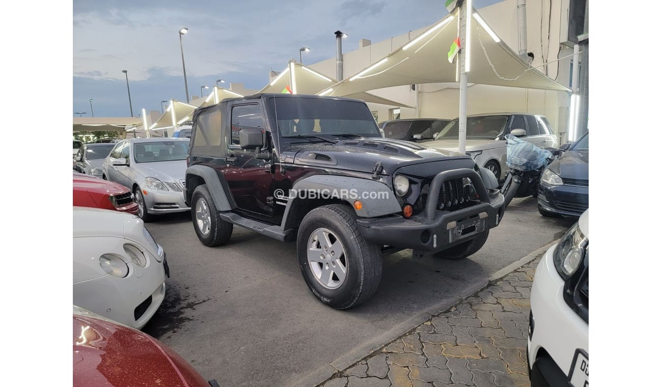 Used Jeep Wrangler Sahara 2012 for sale in Sharjah - 580759