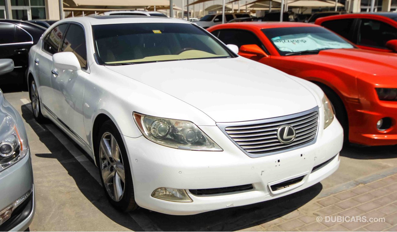 Used Lexus LS460 2008 for sale in Sharjah - 123522