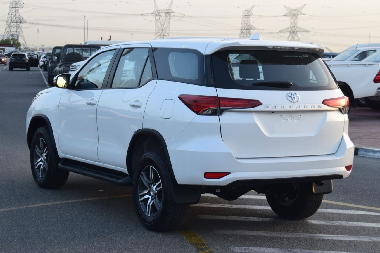 Used 2015 TOYOTA FORTUNER WHITE 2015 for sale in Dubai - 772080
