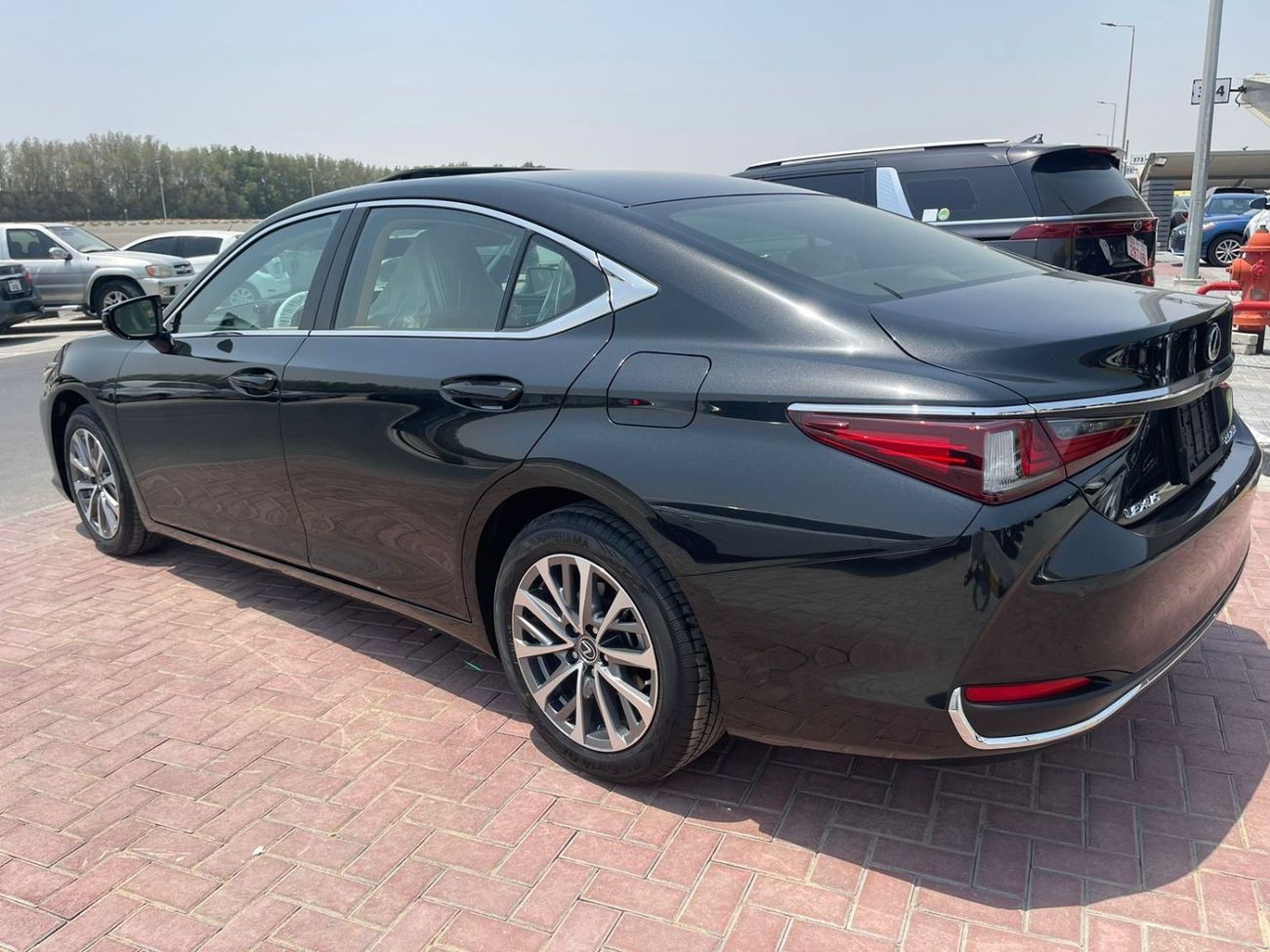 Used Lexus ES250 2022 for sale in Sharjah - 764996