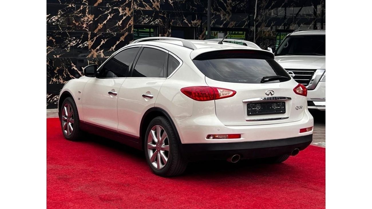 Used Infiniti QX50 Luxury 2015 for sale in Dubai - 733336