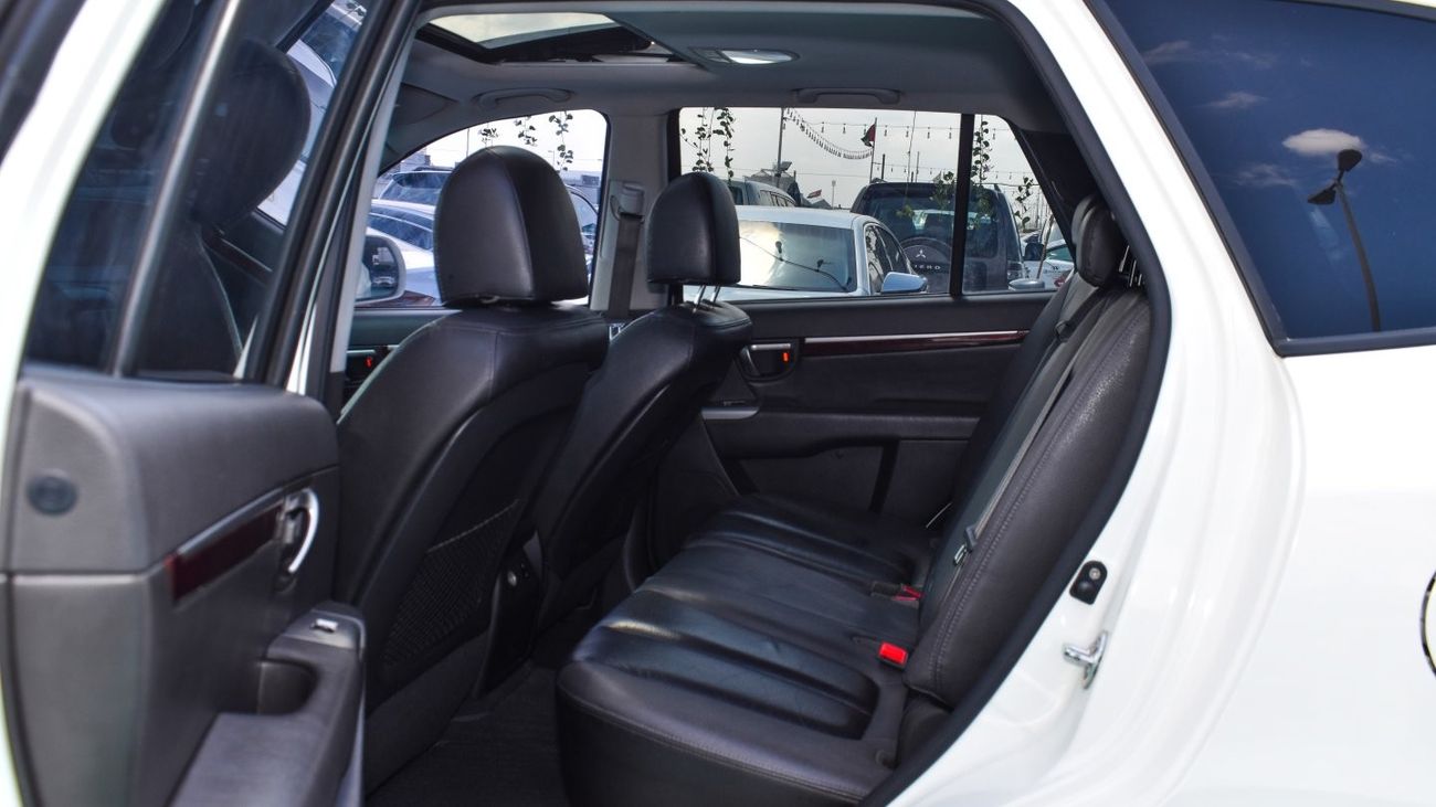 Used Hyundai Santa Fe MLX 2011 for sale in Dubai - 718971