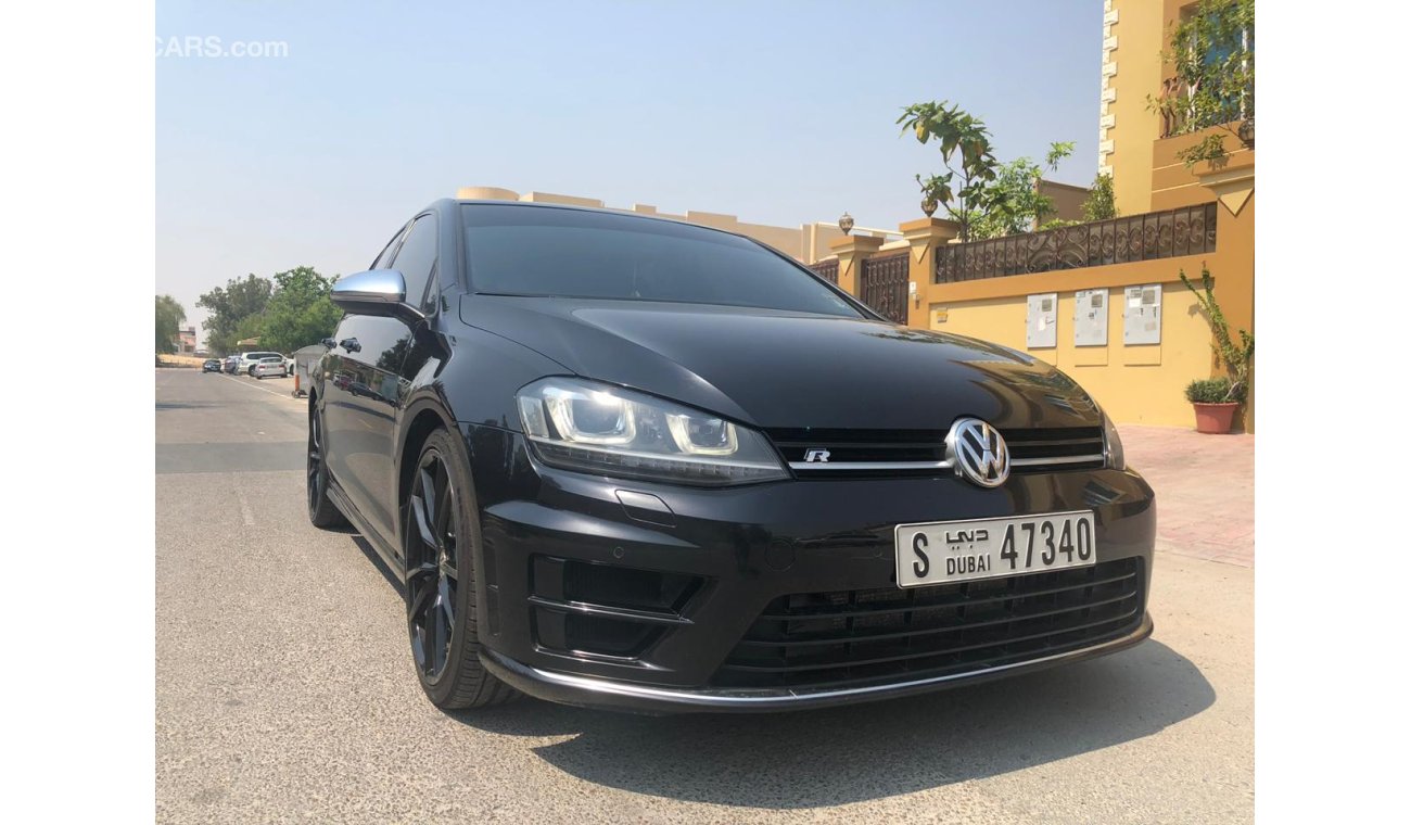 Used Volkswagen Golf R Black leather 2016 for sale in Dubai - 263058