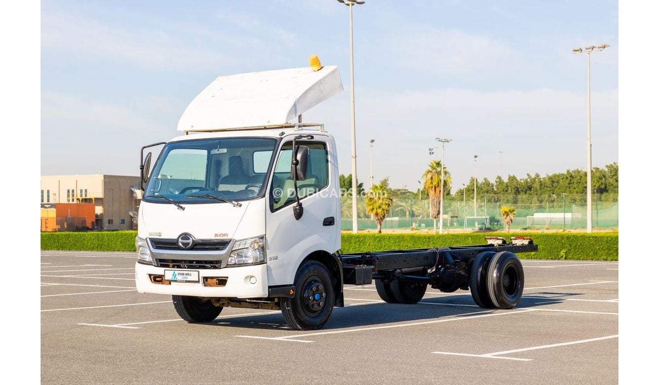 Used Hino 300 916 - 2015 Chassis Truck - 4.0L - Diesel M/T RWD - GCC ...