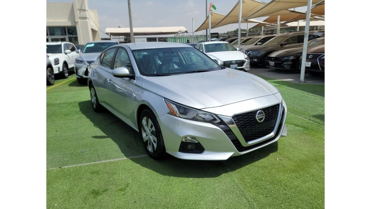 Used 2019 Nissan Altima, Clean car 2019 for sale in Dubai - 729477