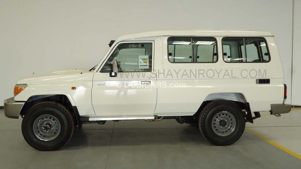 New Toyota Land Cruiser Hard Top 4.5L V8 TURBO Diesel 9 Seat 4WD LC78 ...