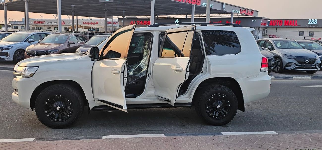 Used TOYOTA LAND CRUISER SAHARA V8 4.5CC MODEL 2021 (ENGINE 1VD) 2021 ...