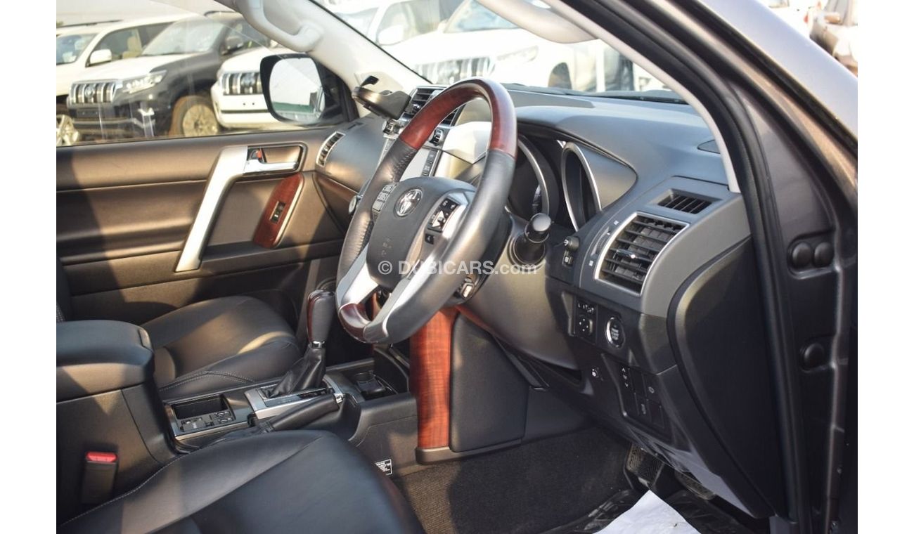 Used Toyota Prado 2017 for sale in Dubai - 554302