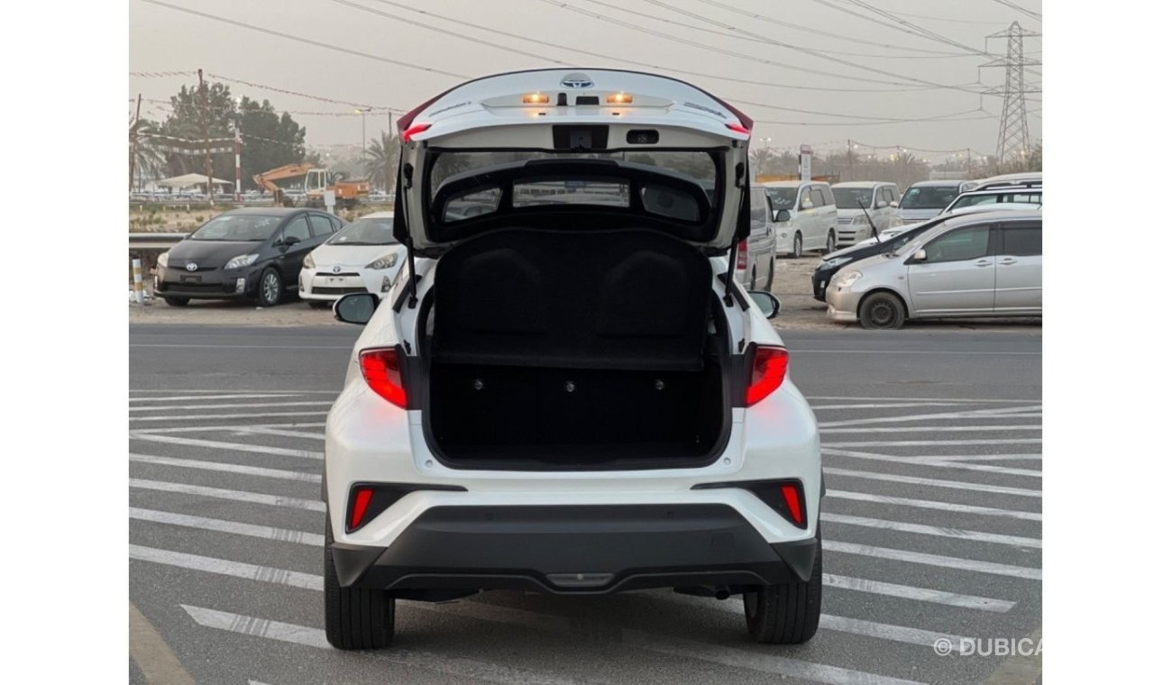 Used Toyota CHR Hybrid 2020 for sale in Dubai - 515320