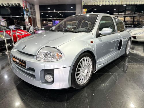 Renault Clio Price in UAE, Images, Specs & Features