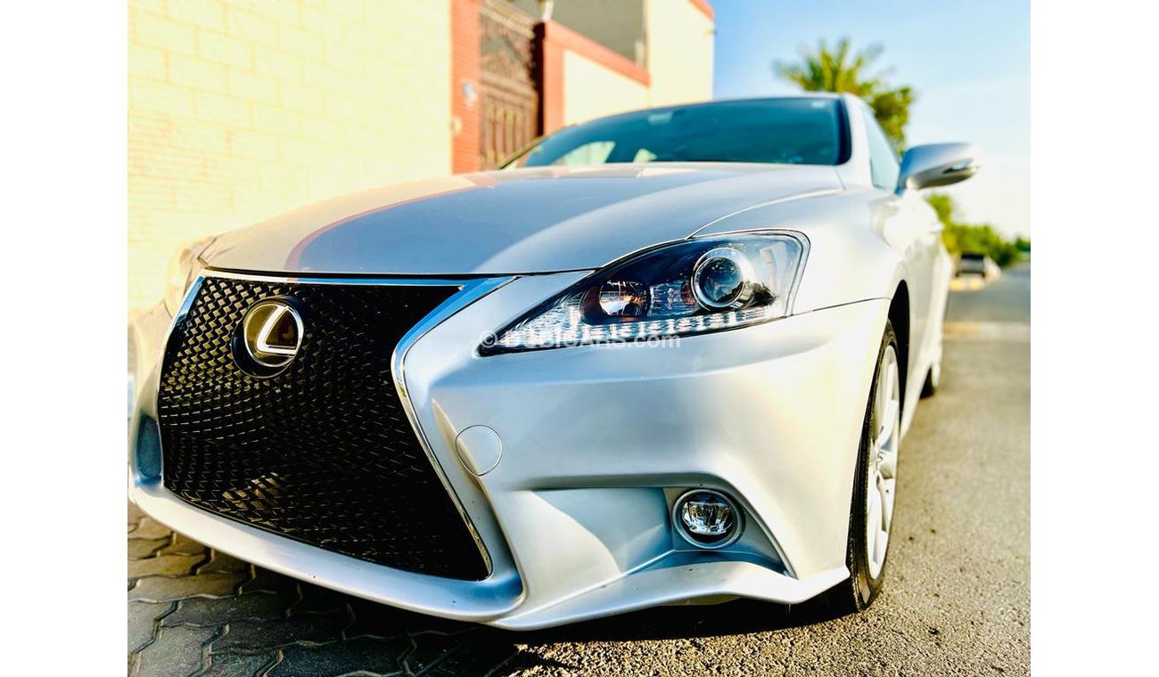 Used Lexus IS250 2010 for sale in Sharjah - 547268