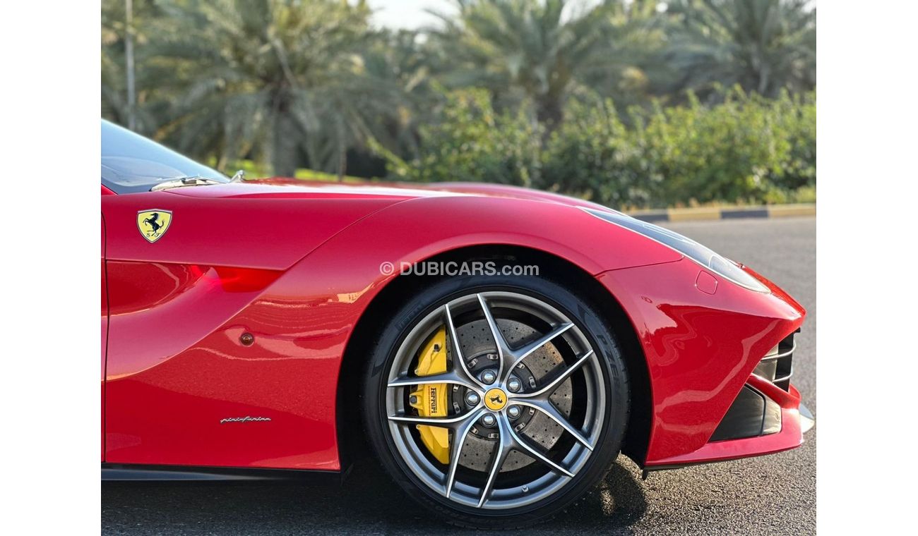 Used Ferrari F12 2017 for sale in Dubai - 613443