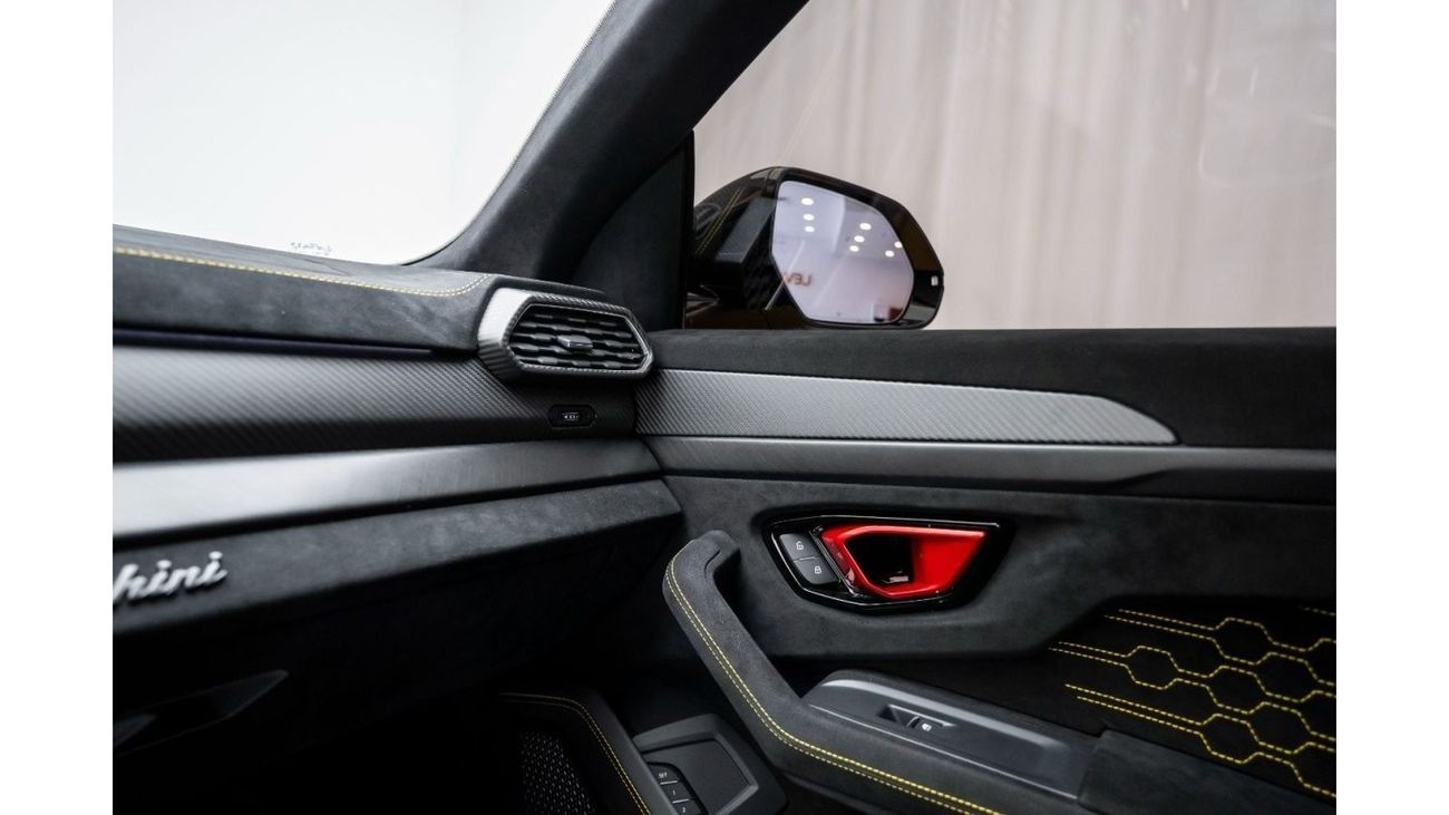 Used Lamborghini Urus 2023 for sale in Dubai - 750938