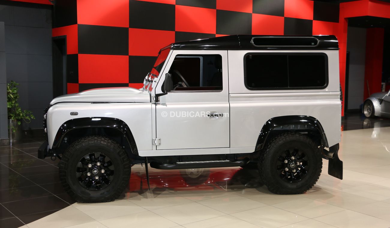 Used Land Rover Defender 2015 for sale in Dubai - 102059