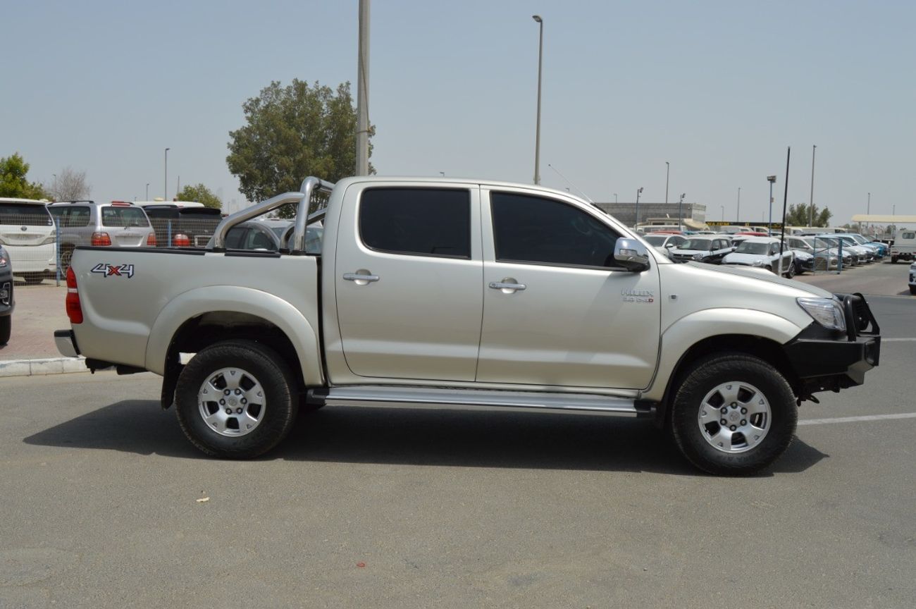 Used Toyota Hilux Full option clean car SR5 2012 for sale in Dubai - 539414