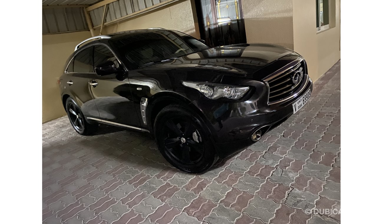 Used Infiniti FX37 Fx37 2013 for sale in Dubai - 337655