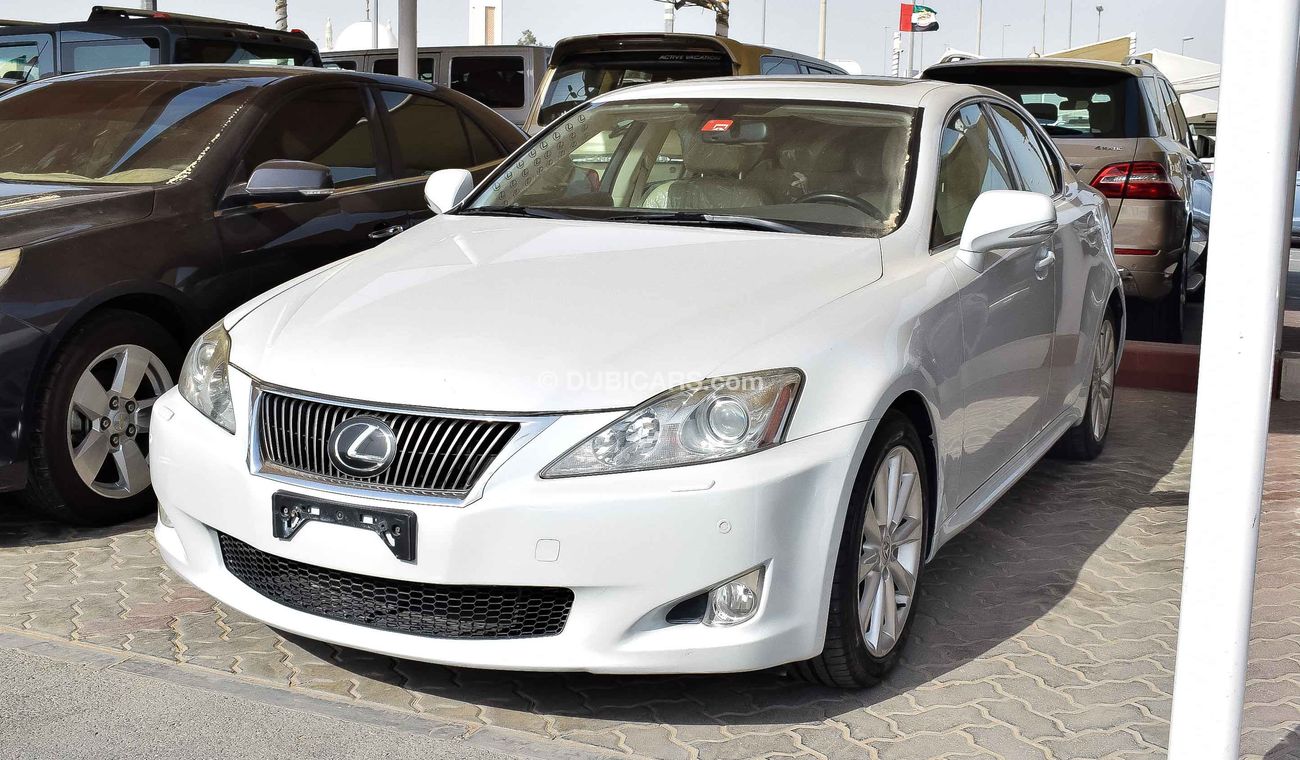 Used Lexus IS300 2009 for sale in Sharjah - 208734