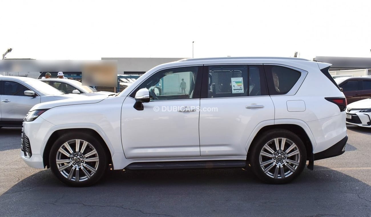 Used Lexus LX600 2022 for sale in Dubai - 640110