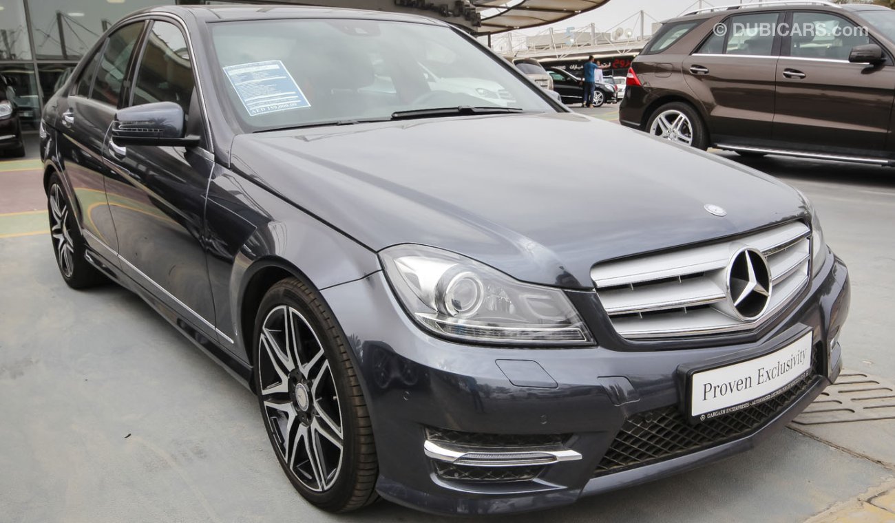 Used Mercedes-Benz C200 2014 for sale in Dubai - 989