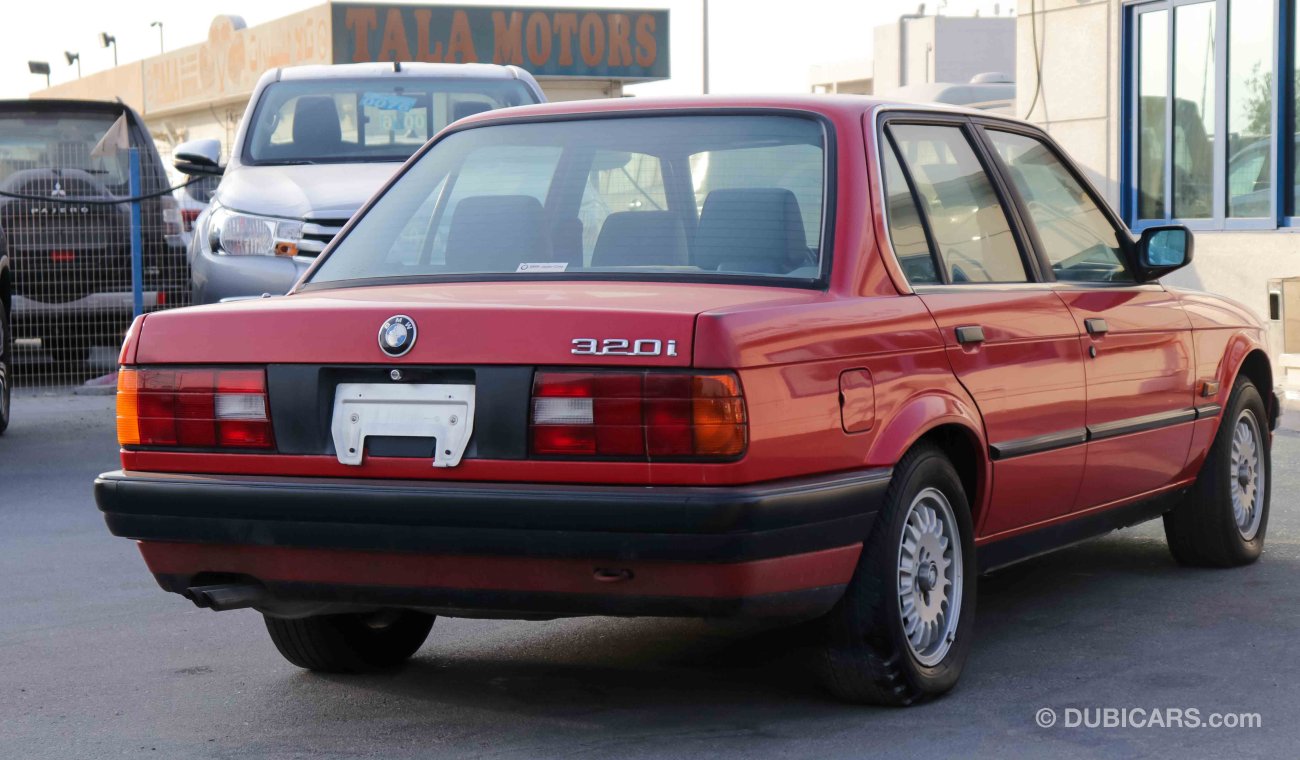 Used BMW 320i i 1990 for sale in Dubai - 283002