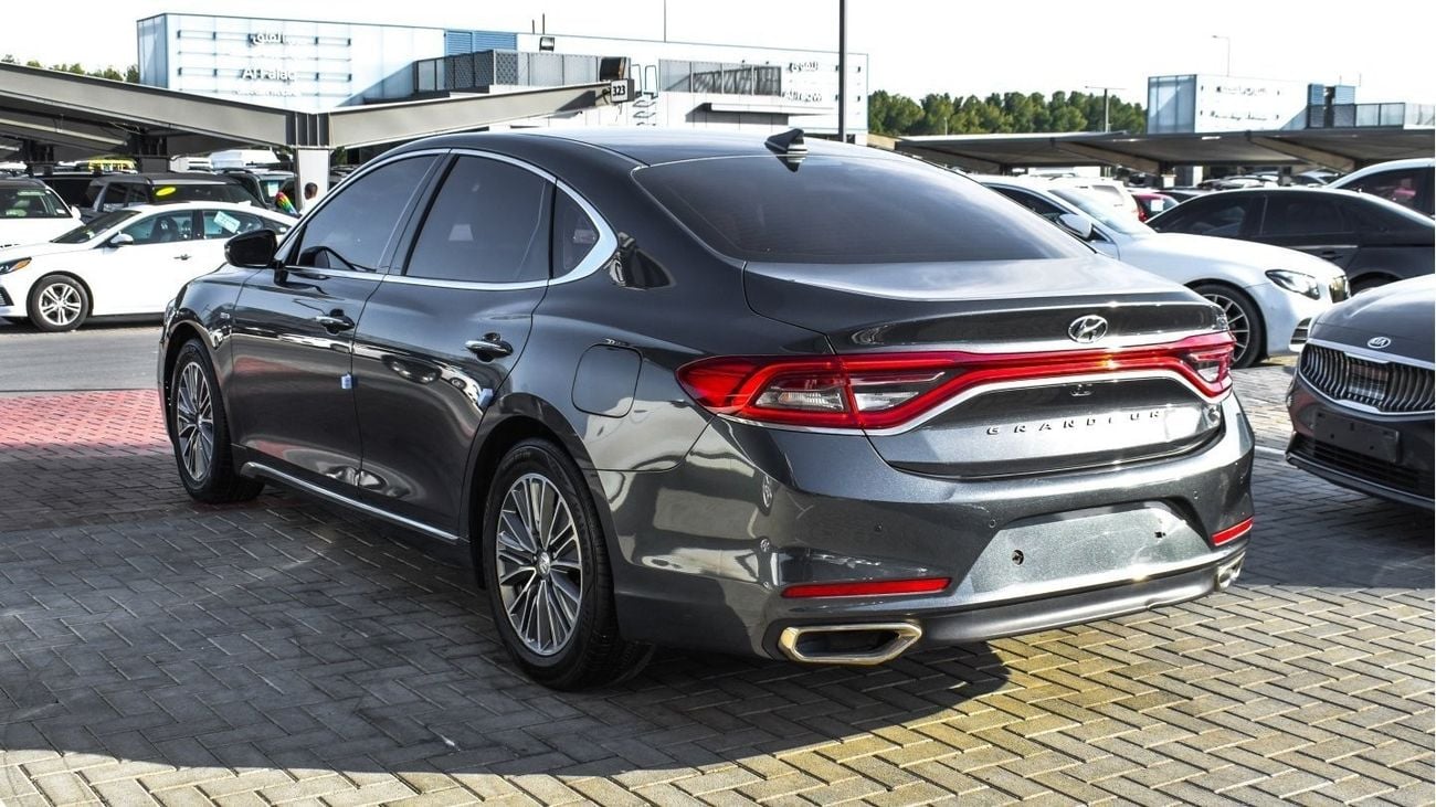 Used Hyundai Grandeur HYBRID 2019 for sale in Sharjah - 719726