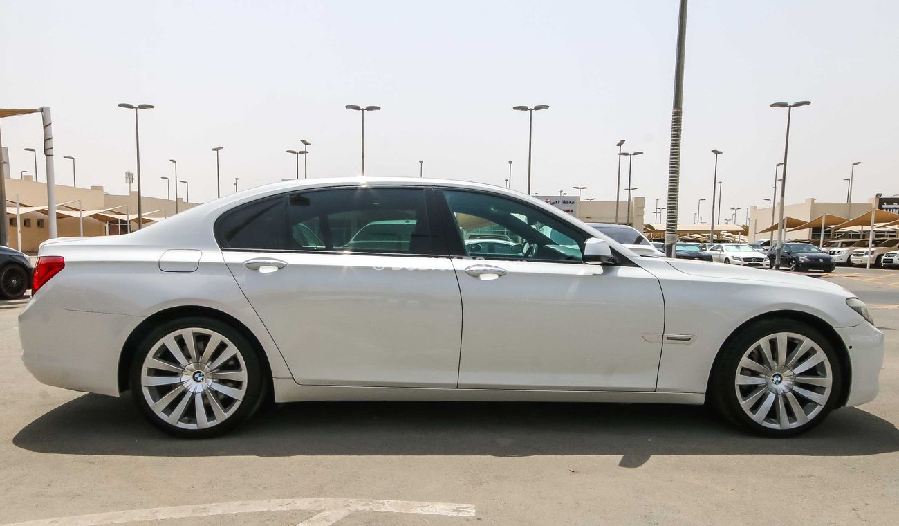 Used BMW 750Li Li 2009 for sale in Dubai - 165555