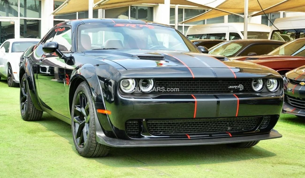 Used Dodge Challenger 2019 for sale in Dubai - 548749