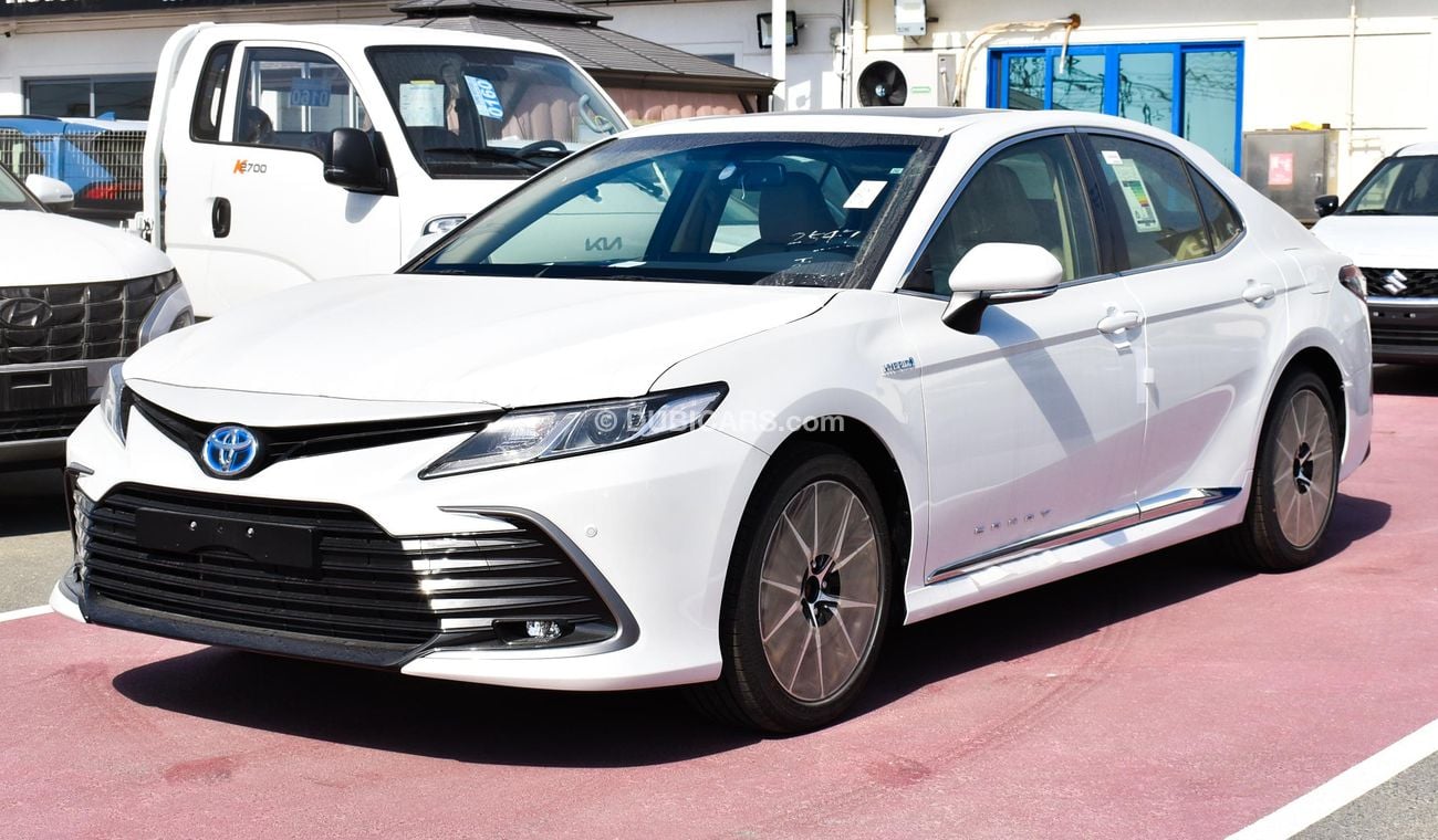 New Toyota Camry GLE 2.5L Hybrid 2023 for sale in Dubai - 577596
