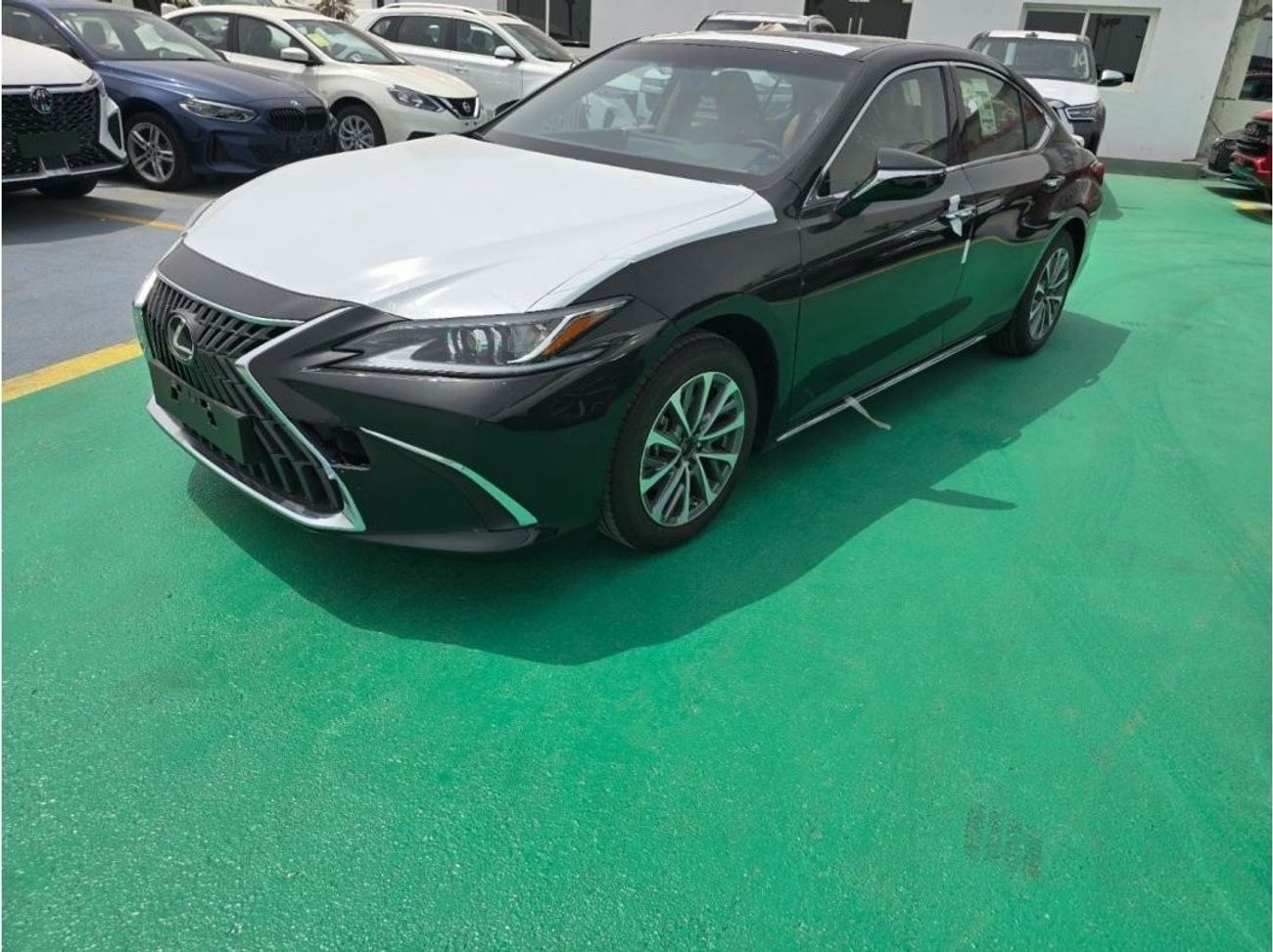 New Lexus ES300h 2.5L HYBRID 2024 GCC 2024 for sale in Dubai - 771493
