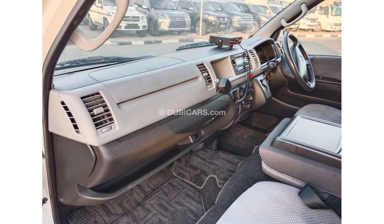 Used TOYOTA HIACE AMBULANCE RIGHT HAND DRIVE (PM1233) 2011 for sale in Dubai - 498546