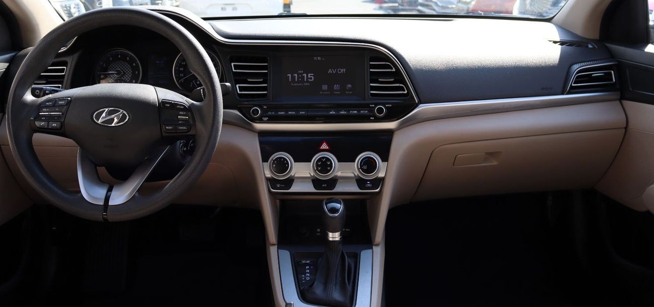 Used Hyundai Elantra GL ACCIDENTS FREE - GCC - ORIGINAL PAINT - PERFECT ...