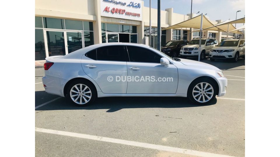 Used Lexus IS300 2009 for sale in Sharjah - 302046