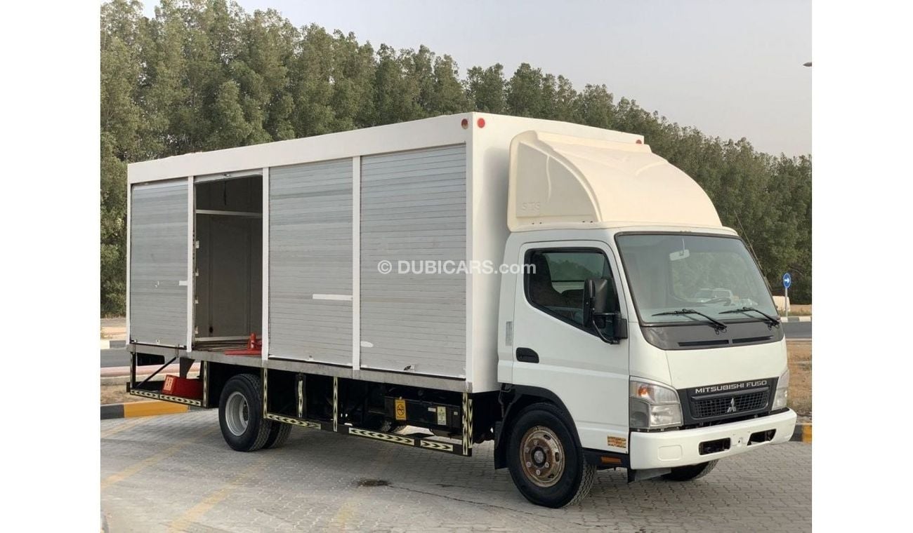 Used Mitsubishi Fuso Canter Mitsubishi Canter 2016 Ref# 305 2016 for sale in Sharjah - 517370
