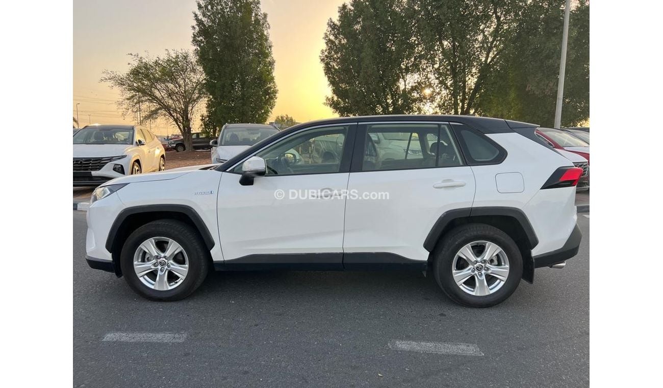Used Toyota RAV4 2020 for sale in Dubai - 660063