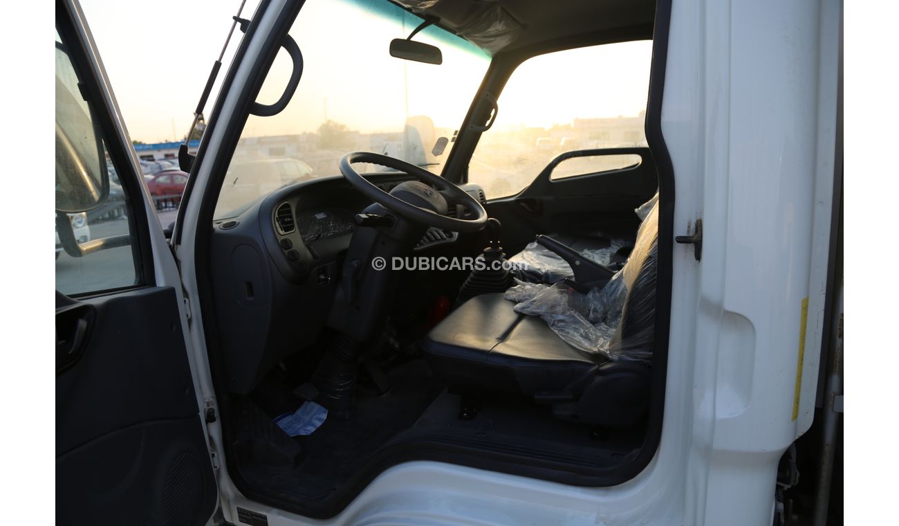 New Hyundai H 100 HD45 REF. VAN 2014 for sale in Dubai - 69118