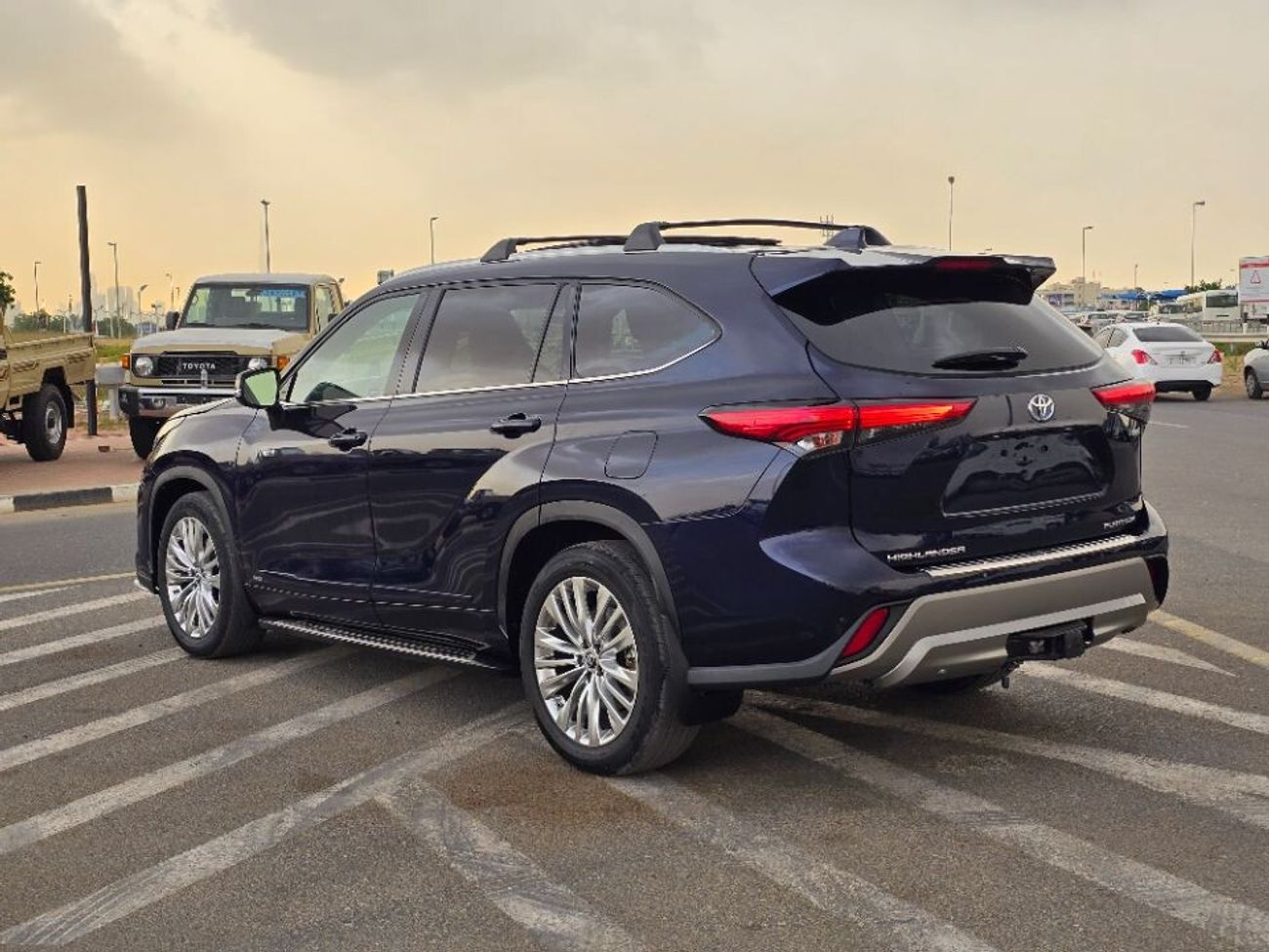 Used Toyota Highlander 2021 model Hybrid Platinum Paranomic roof , 360 ...