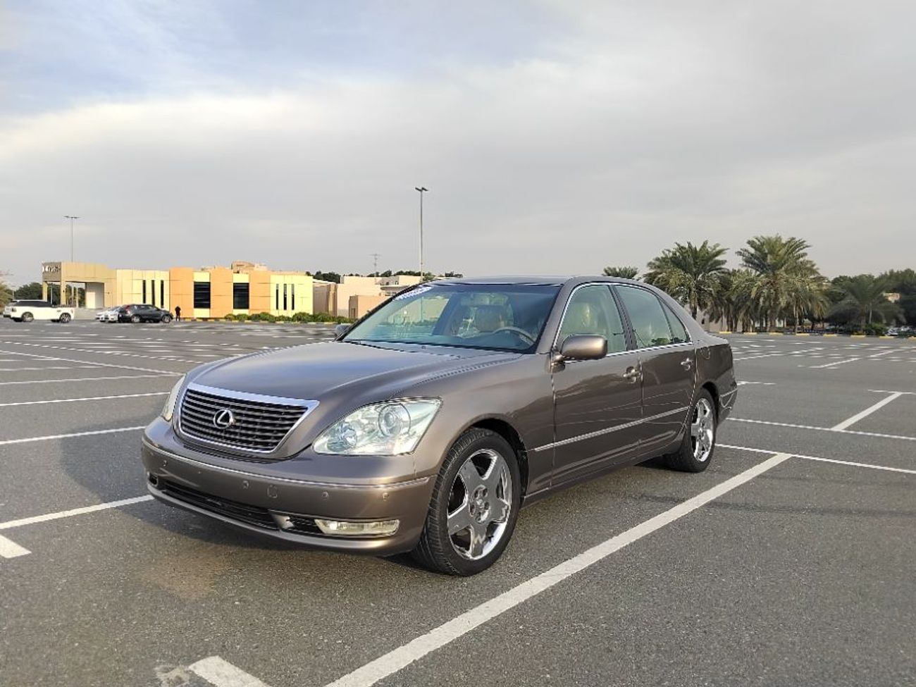 Used Lexus LS 430 2004 2004 for sale in Sharjah - 708751