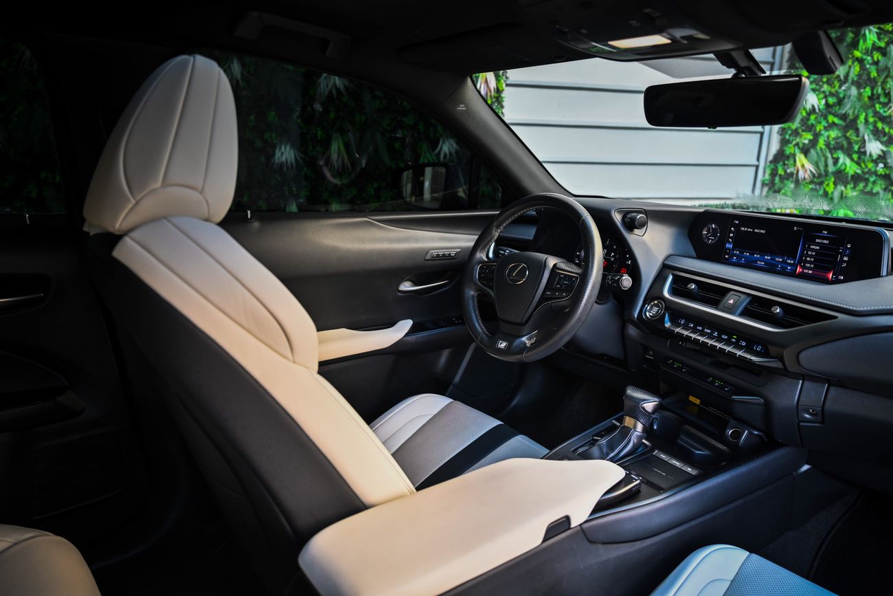 Used Lexus UX200 | 2,544 P.M | 0% Downpayment | Excellent Condition! 2019 for sale in Dubai - 563055