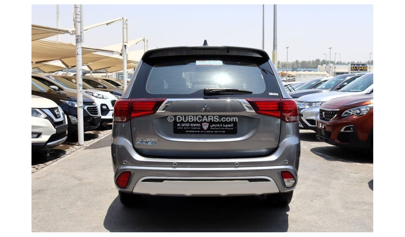 Used Mitsubishi Outlander PHEV Instyle Premium ACCIDENTS FREE - GCC ...
