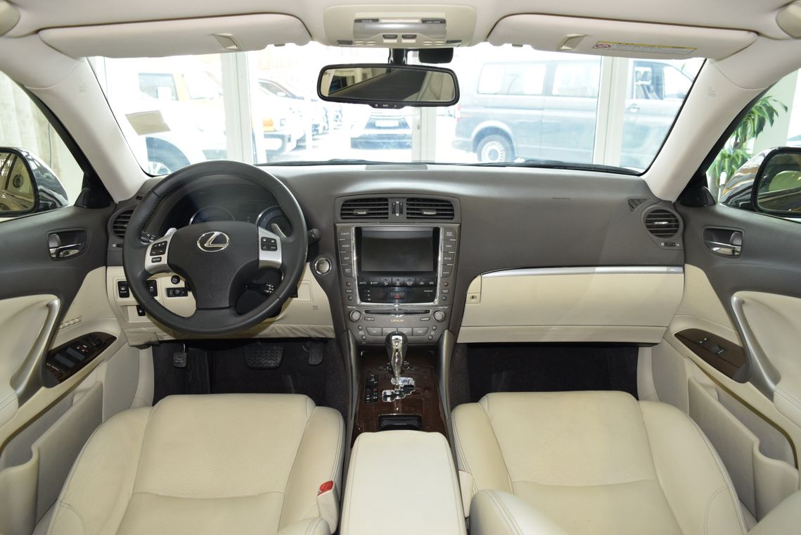 Used Lexus IS300 2012 for sale in Dubai - 172179