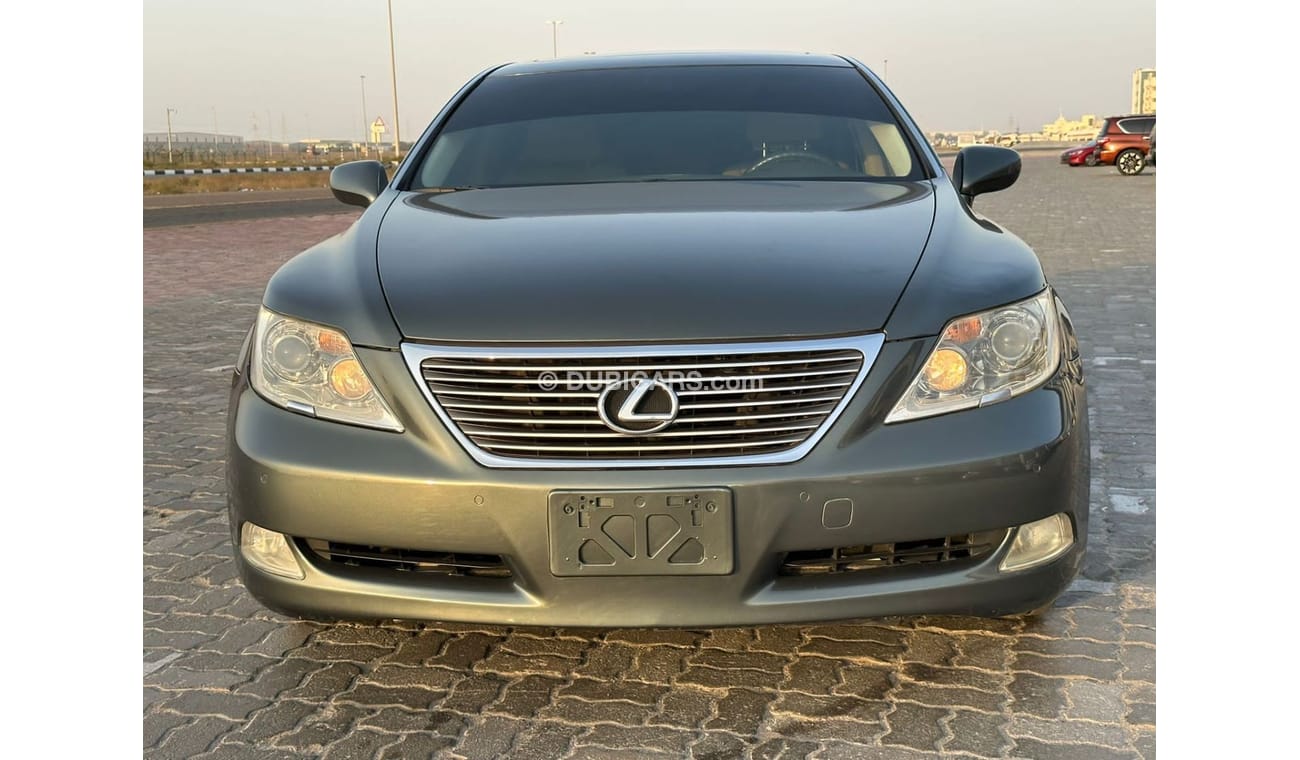 Used Lexus LS460 2007 for sale in Dubai - 633363