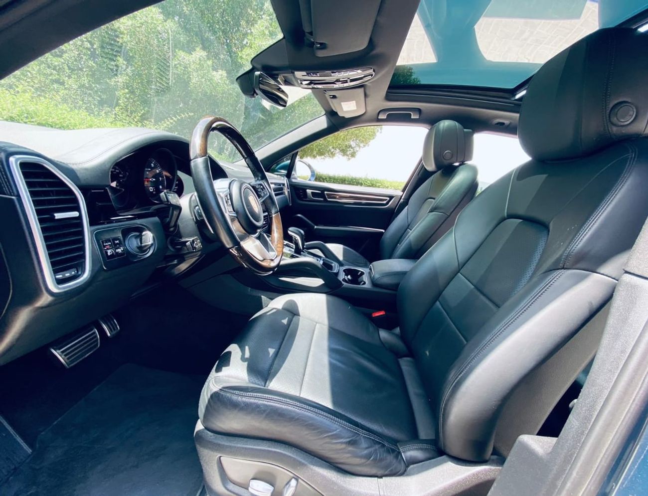 Used Porsche Cayenne Good condition car GCC 2018 for sale in Dubai - 740192